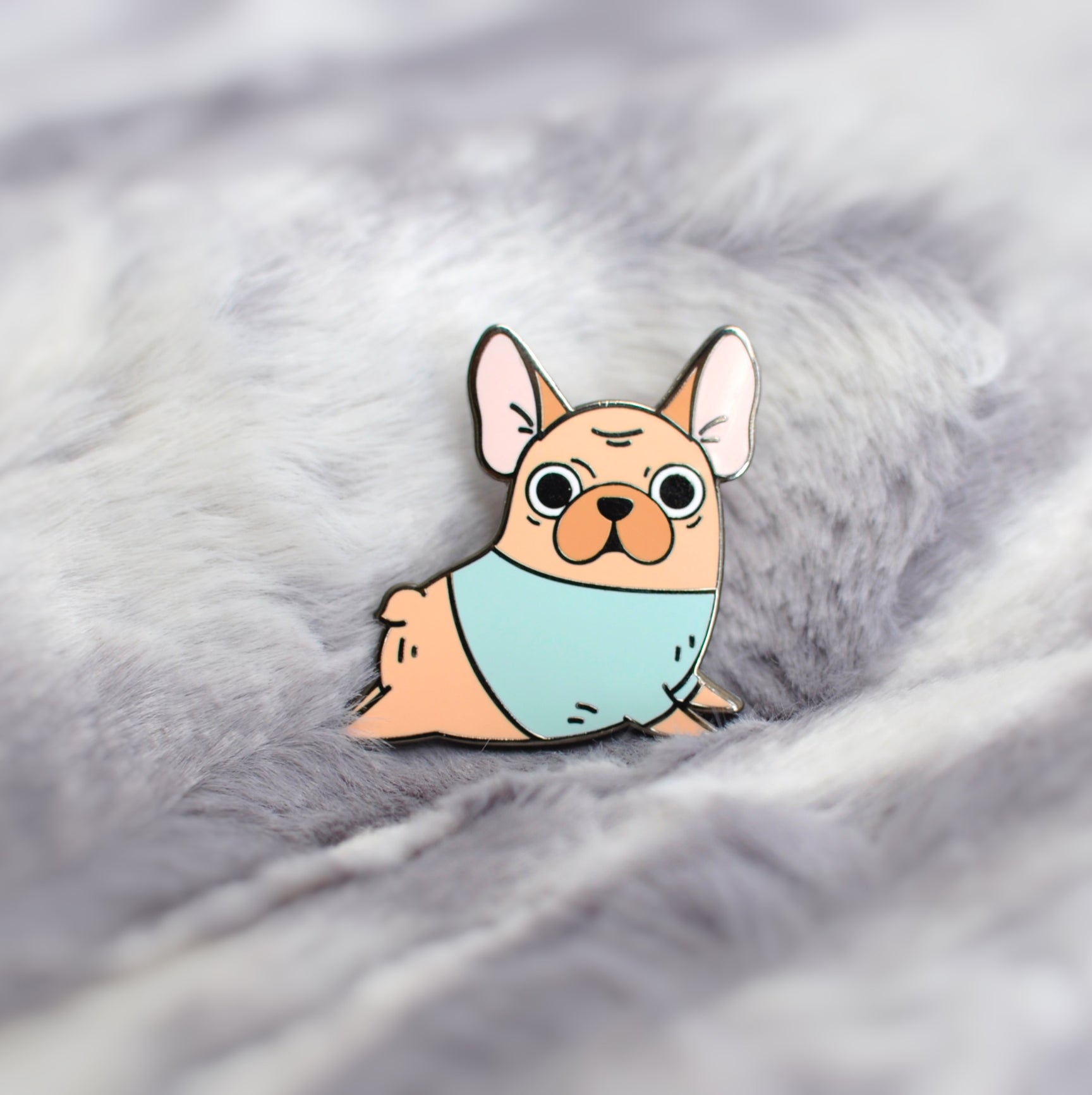 Black Nickel Plated Beige French Bulldog Enamel Pin | – Noristudio